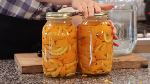 How to Make Orange Peel Cleaner with Vinegar (Zero-Waste Natural Recipe ...