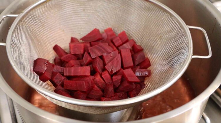How to Steam Beets for Salads, Soups, and Preserving - thefarmingchefs