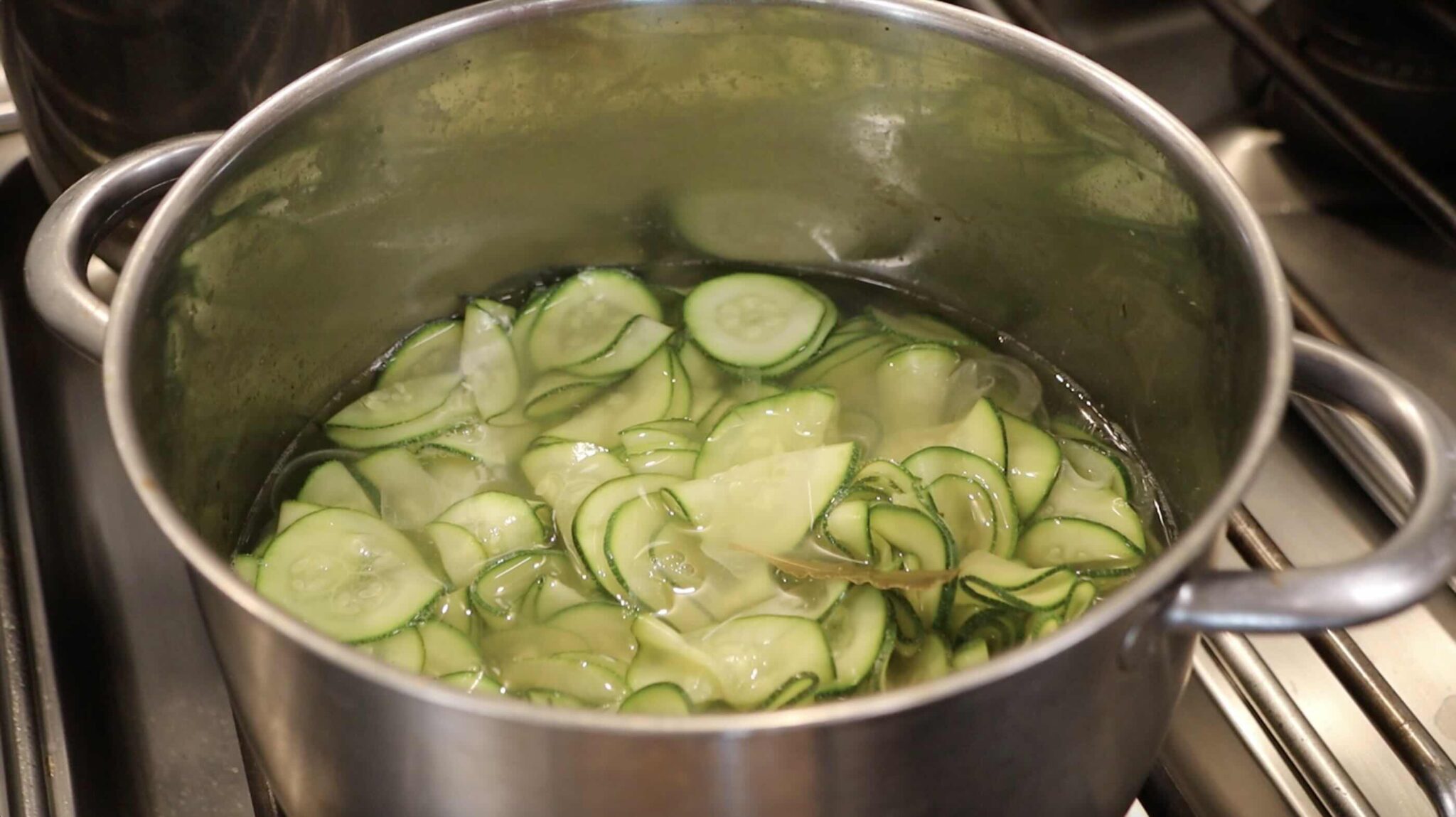how to make pickle juice - thefarmingchefs